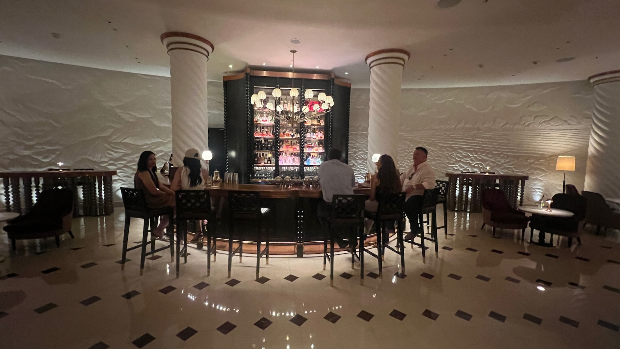 Rotunda Bar & Lounge, Four Seasons London - Review - The Luxury Editor